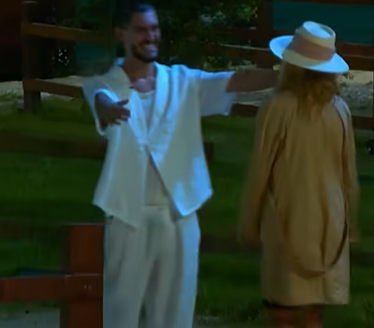 Adioni rikthehet në Ferma VIP, Mimoza habit me reagimin (Video)